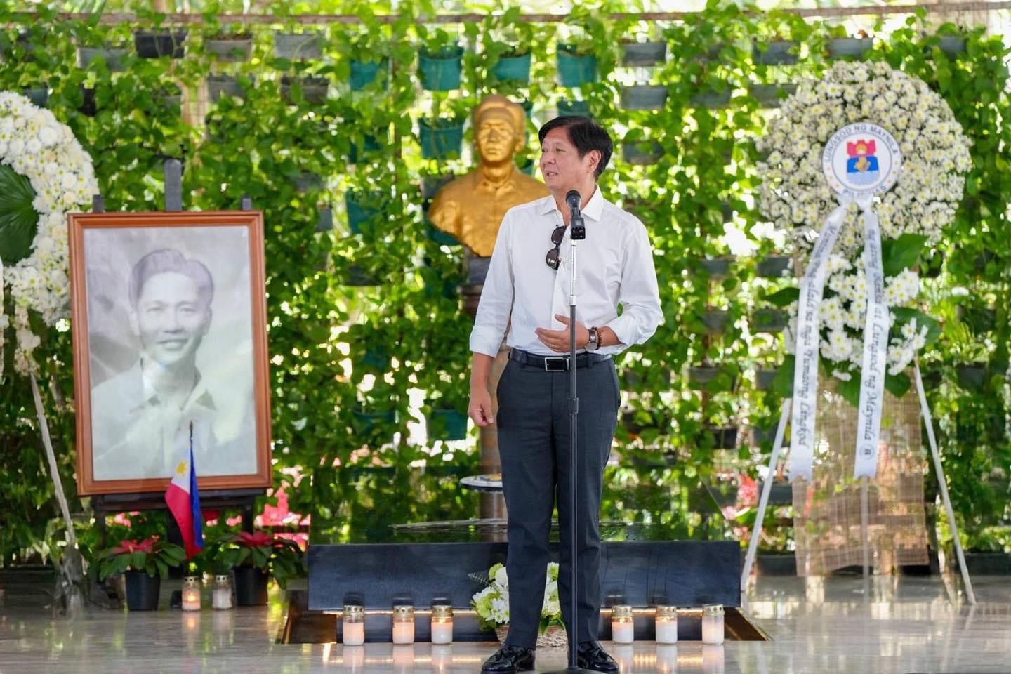 PBBM VISITS FATHER’S TOMB, VOWS TO CONTINUE MARCOS SR.’S WORKS ...