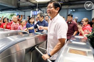 SENIORS, PWDS CAN NOW AVAIL 50% DISCOUNT ON LRT, MRT – Journal Daily ...